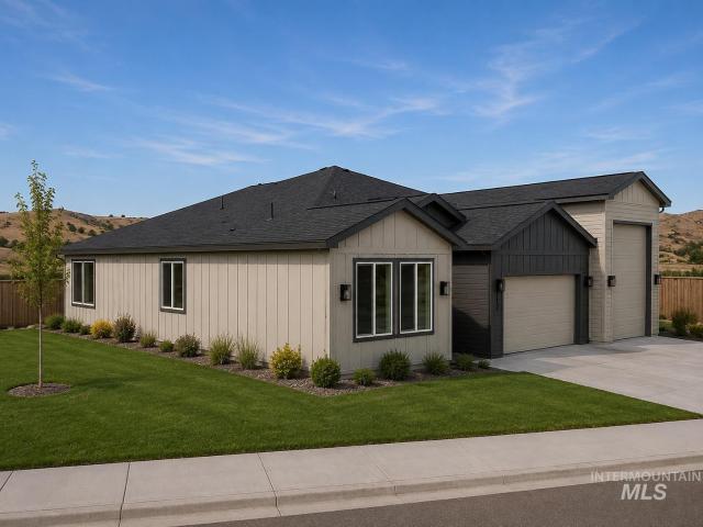 300 NW Greystone Loop