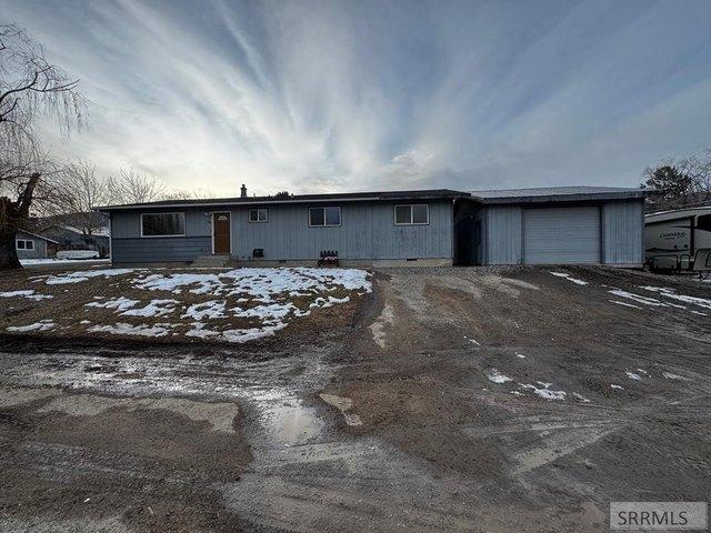 300 S 14th St, Salmon, ID 83467