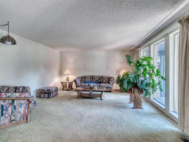 300 S Appaloosa Dr