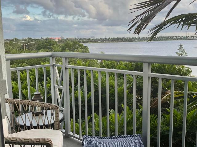 300 S Australian Avenue Unit 328, West Palm Beach, US, FL