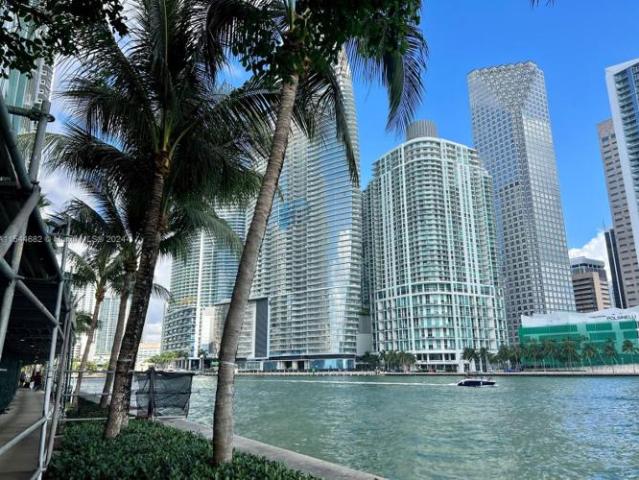 300 S Biscayne Blvd #PH 3803, Miami, FL 33131