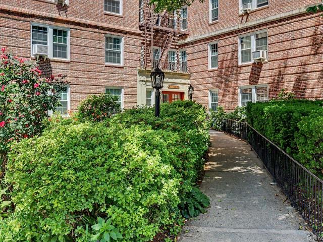 300 S Broadway 2 H