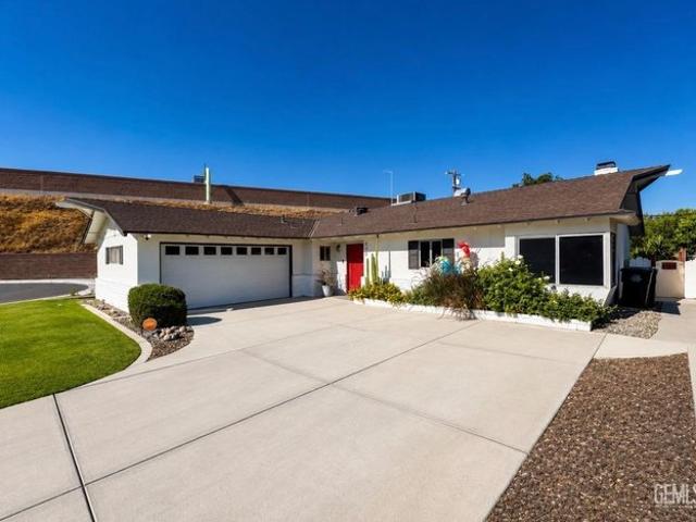 300 S Garnsey Ave, Bakersfield, CA 93309