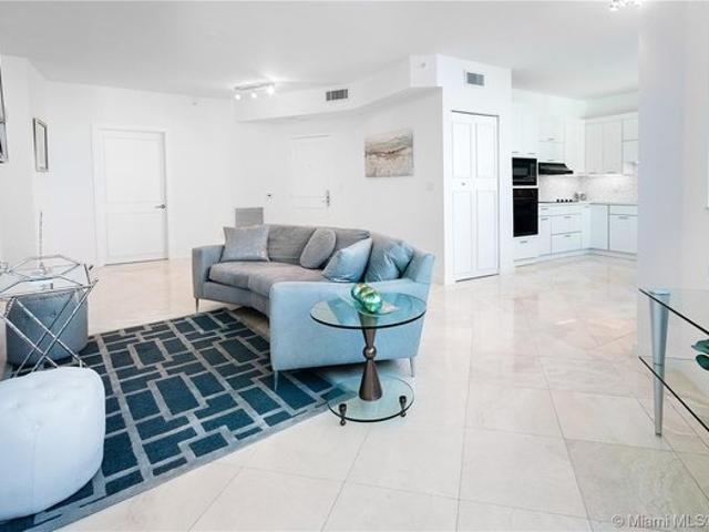 300 S Pointe Dr Apt 909, Miami Beach, FL 33139