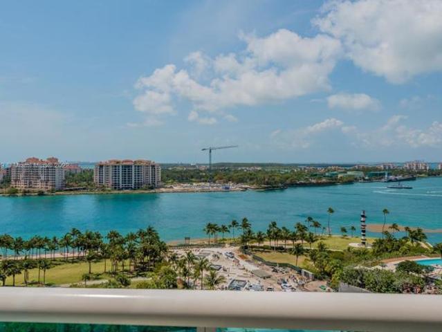 300 South Pointe Dr #1504 Miami Beach, FL 33139