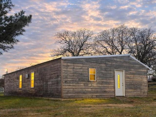 300 San Carlos Ln, Mannford, OK 74044