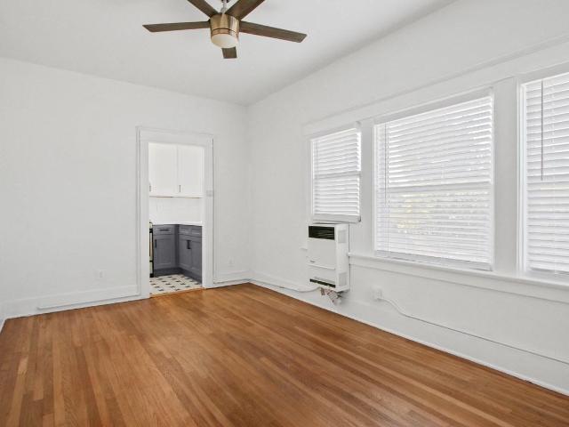 300 San Juan Studio Apartment for Rent at 300 San Juan Avenue, Los Angeles, CA 90291 Venice