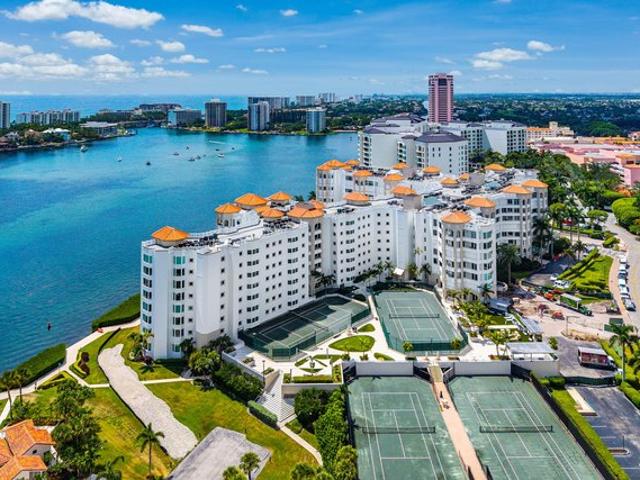 300 SE 5th Ave Apt 1030, Boca Raton, FL 33432