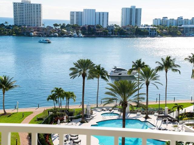 300 SE 5th Ave Apt 8140, Boca Raton, FL 33432