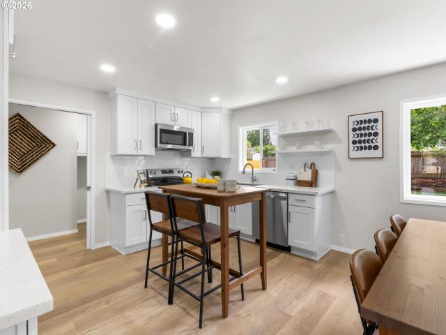 300 se morlan ave
