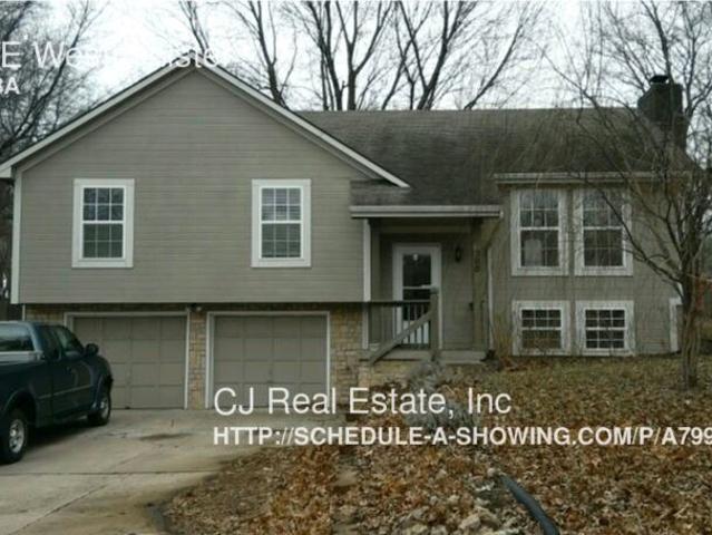 300 SE Westminister, 3 beds, 2 full and 1 half baths