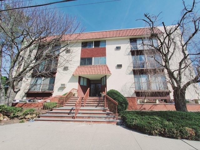 300 Seaside Ave Apt 1E, Stamford, CT 06902