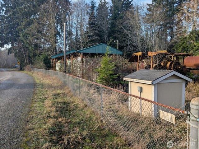 300 Sekiu River Rd, Sekiu, WA 98381