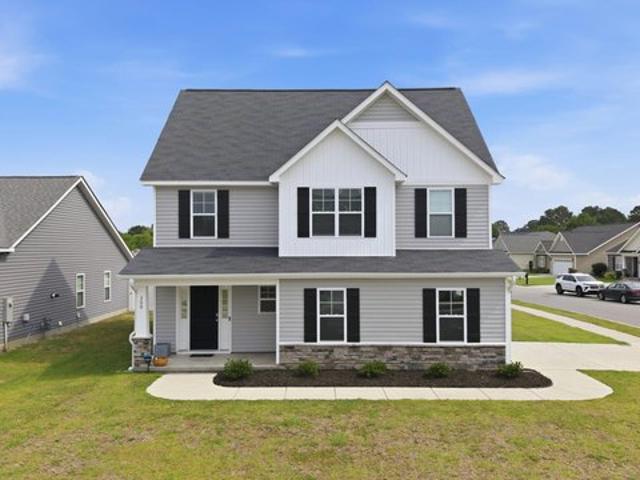 300 Sequoia Dr, Greenville, NC 27858