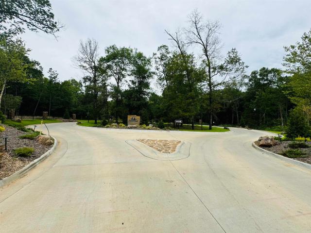 300 Shagbark Trail