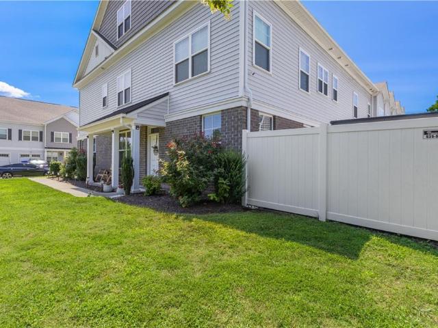 300 Sikeston LN