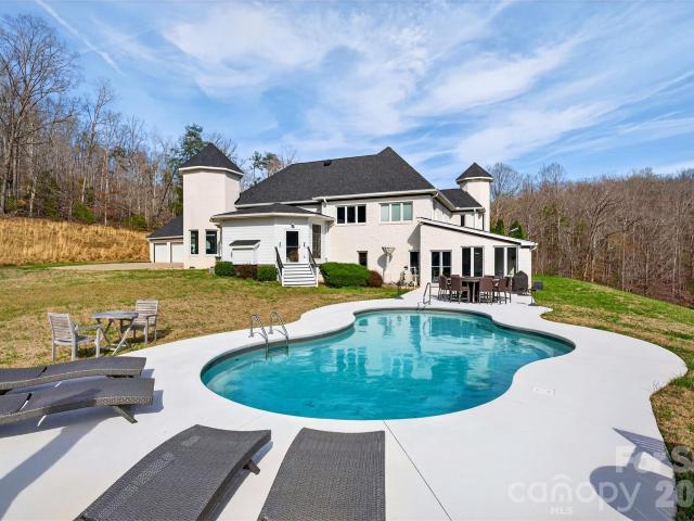 300 Springhill Drive