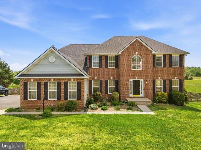 300 Spruce Hill Way, Charles Town, WV 25414
