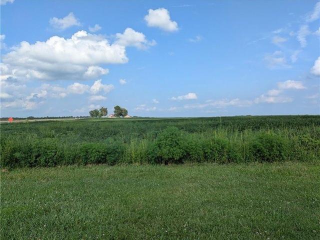 300 St, Casey, IL 62420