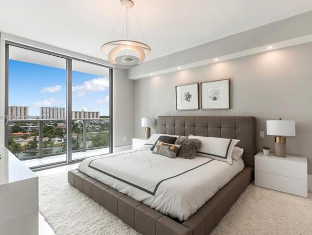 300 Sunny Isles Blvd #4 806 Sunny Isles Beach, FL 33160