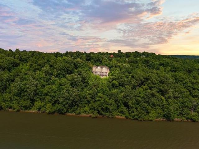 300 Sunset Rdg, Waverly, TN 37185