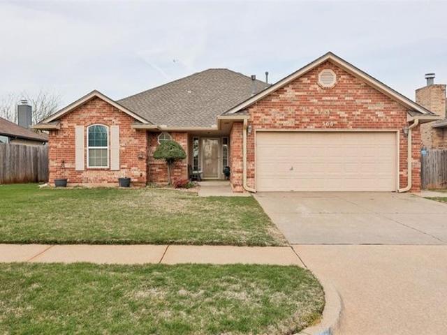 300 Sunrise Dr, Yukon, OK 73099