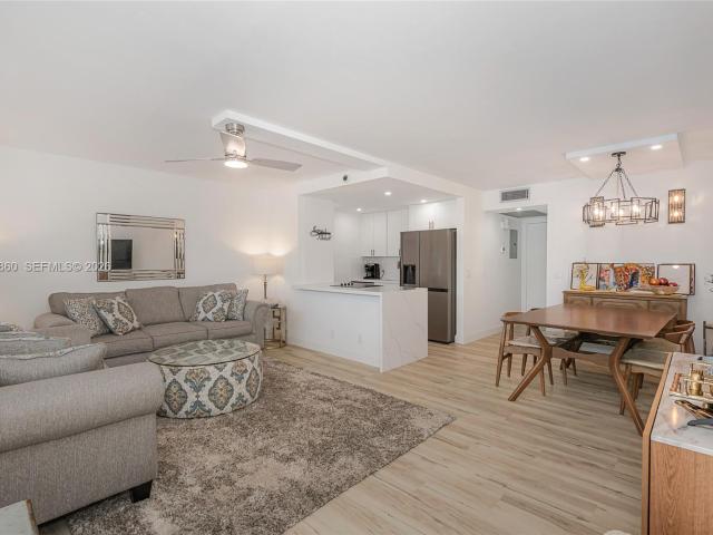 300 SW 134th Way, Unit 212E, Pembroke Pines, FL 33027 | MLS #A11978