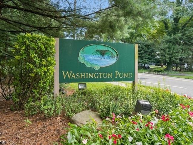 300 Pond Ct, Washington Township, NJ 07676