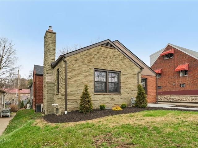 300 Patricia Dr, Ellwood City, PA 16117 | MLS #1746 | Compass