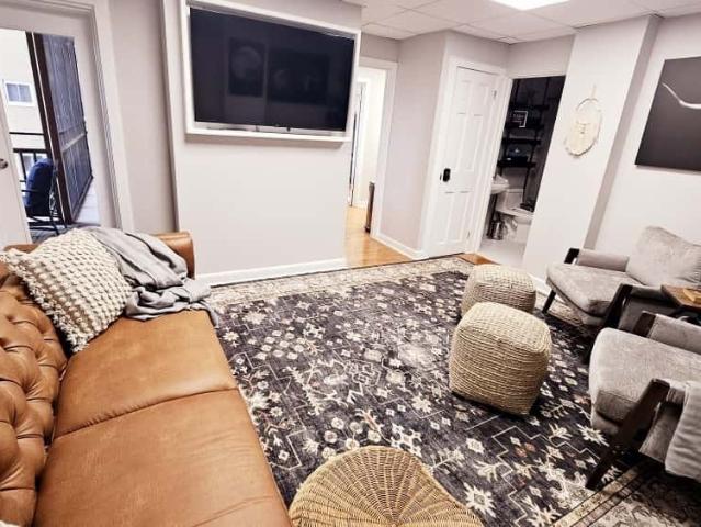 300 Peachtree St NE, Unit 17H, Atlanta, GA 30308 | MLS #10640