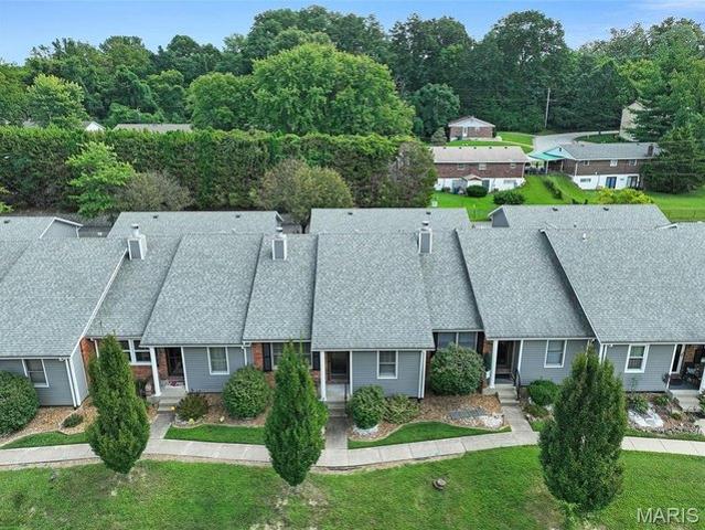 300 Pine Lake Rd Apt 14, Collinsville, IL 62234