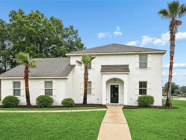 300 Place Saint Julien, Covington, LA 70433