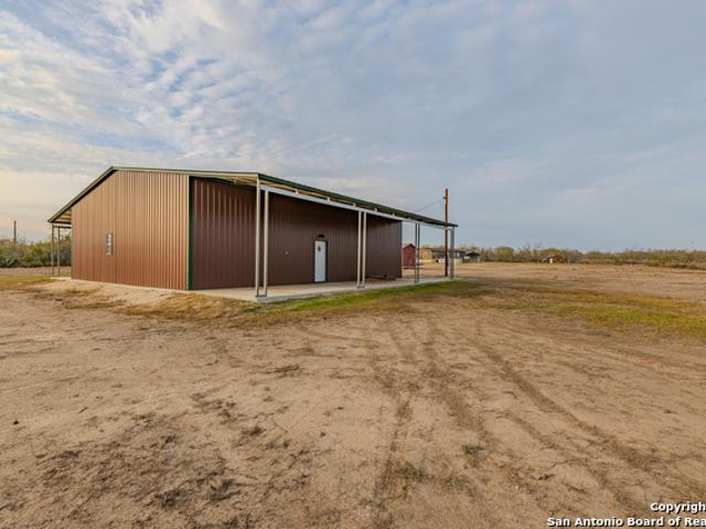 300 Private Road 2743