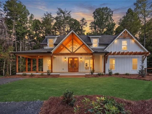 300 Rainmore Dr, Dahlonega, GA 30533