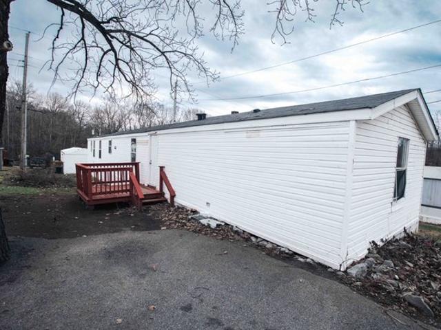 300 Randell Dr, Clarksville, TN 37042