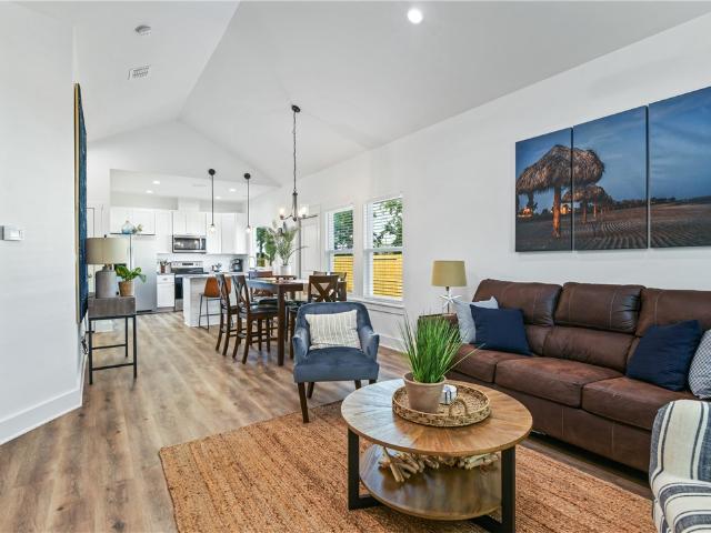300 Rustic Oak Ln, Rockport, TX 78382 | MLS #461521 | Compass