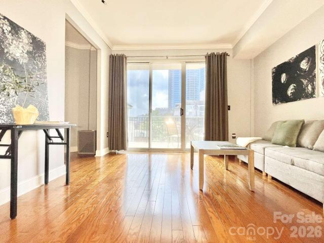300 W 5th Street