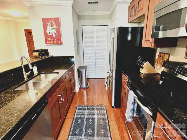 300 W 5th Street # 412