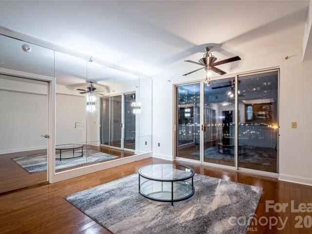300 W 5th Street # 521