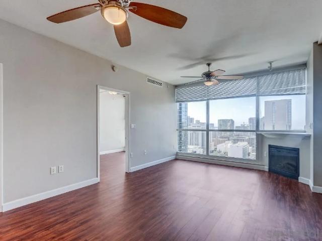 300 W Beech St, Unit 2101, San Diego, CA 92101 | MLS #260002 | Compass