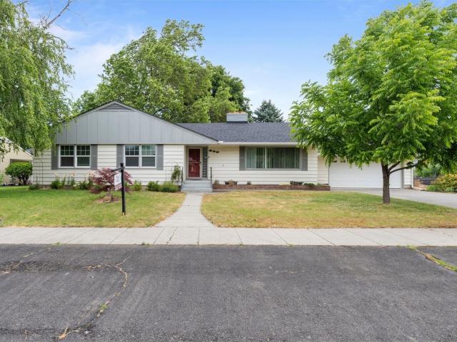300 W Fifth Street