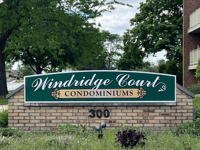 300 w fullerton avenue # 102