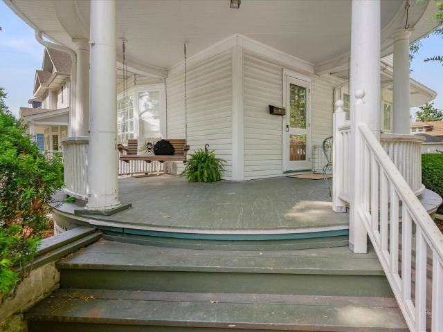 300 W Grantley Avenue