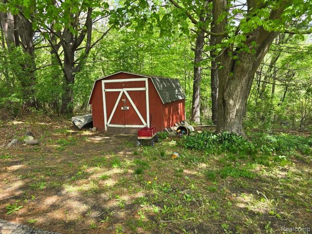 300 w lackie court
