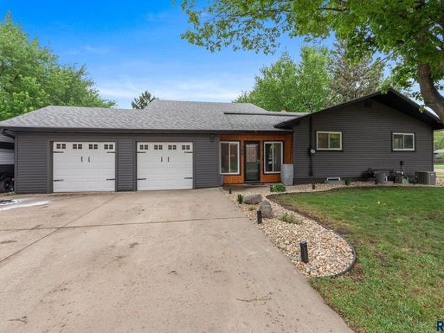 300 W Maple St, Tea, SD 57064