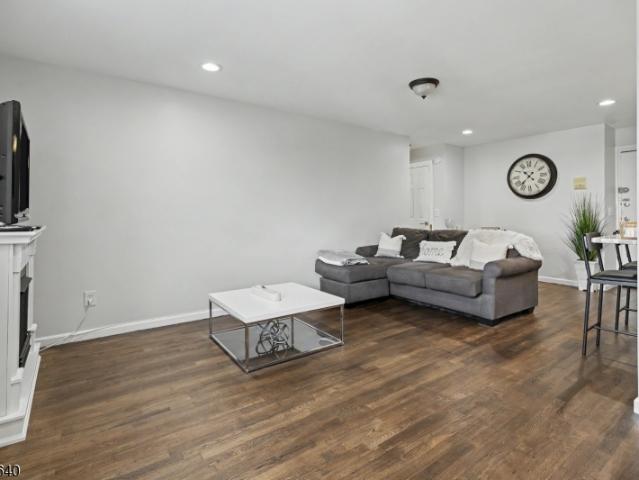 300 W Munsell Ave Cc5