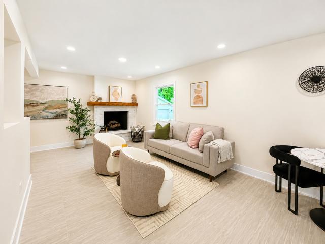300 W North Avenue