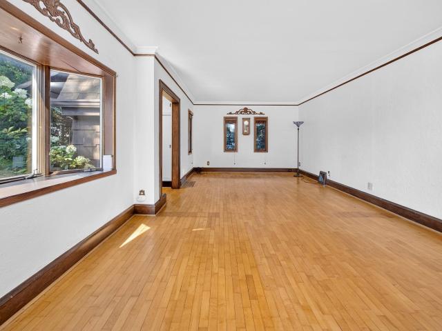 300 W NORTH Avenue