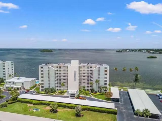300 Woodette Dr #304E, Dunedin, FL 34698 MLS U8250257