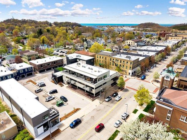 300 Washington Ave Unit 3, Grand Haven, MI 49417